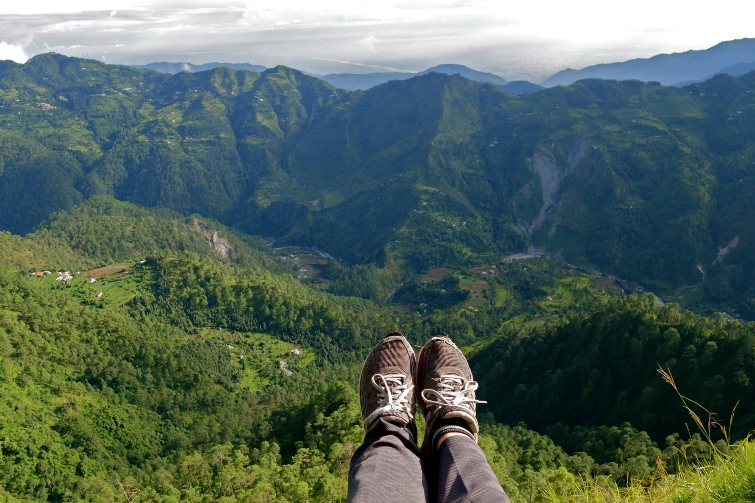 Easy Travel Hacks to Take Pictures of Yourself Alone | The Shooting Star