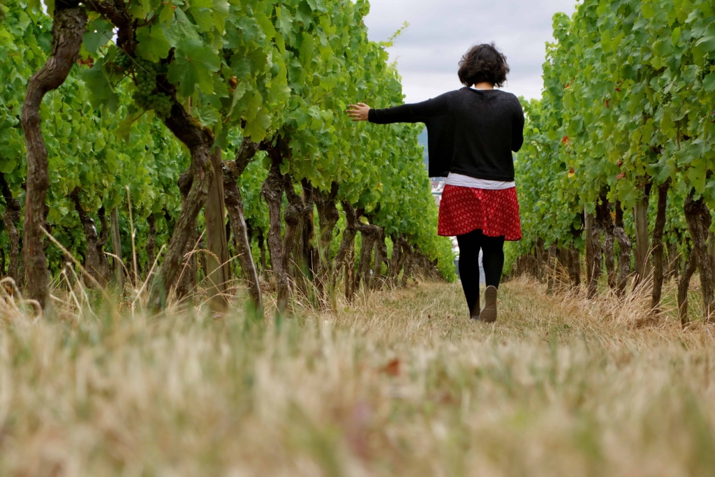 Easy Travel Hacks to Take Pictures of Yourself Alone | The Shooting Star