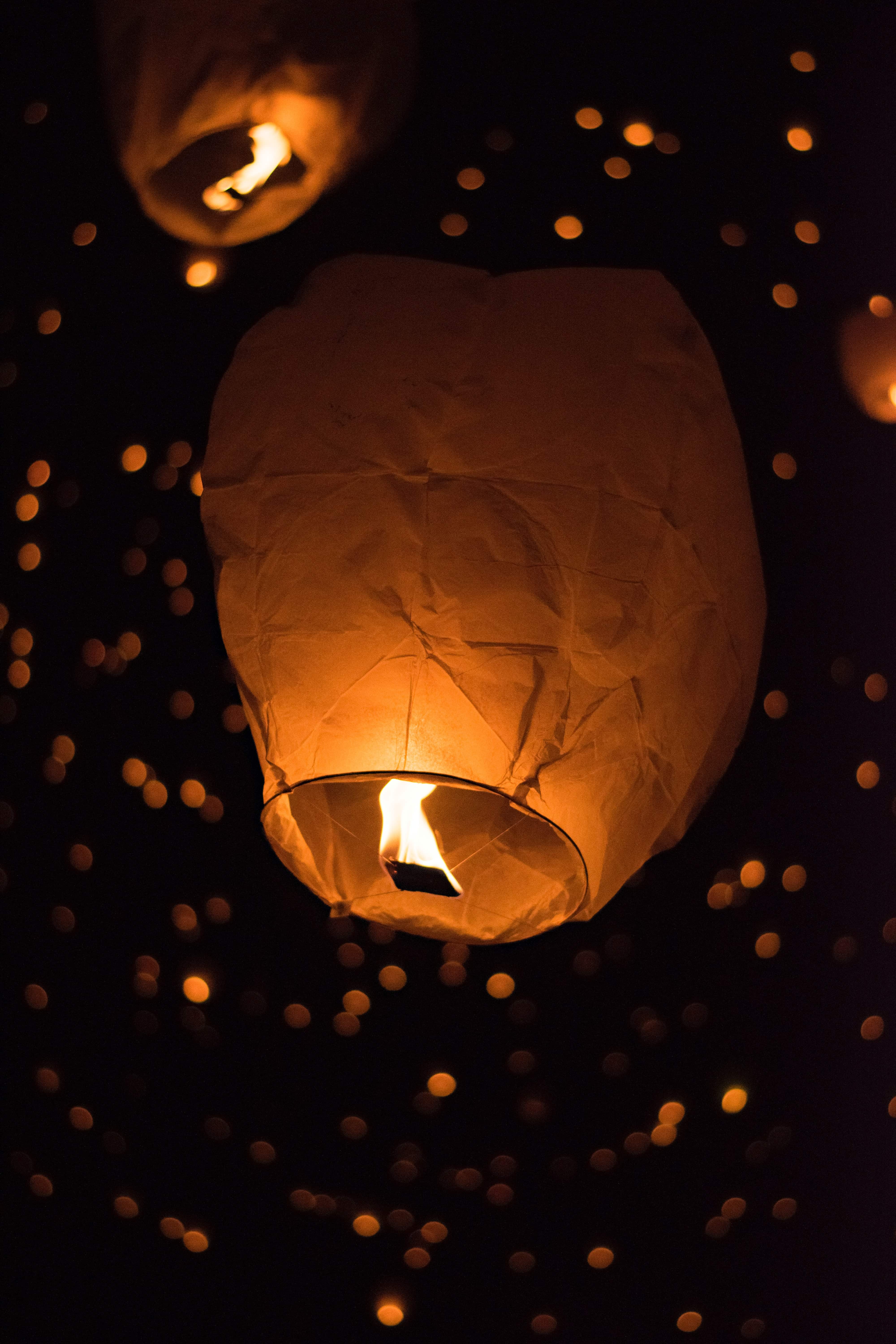 Why I Donâ€™t Recommend Chiang Mai Lantern Festival | The Shooting Star